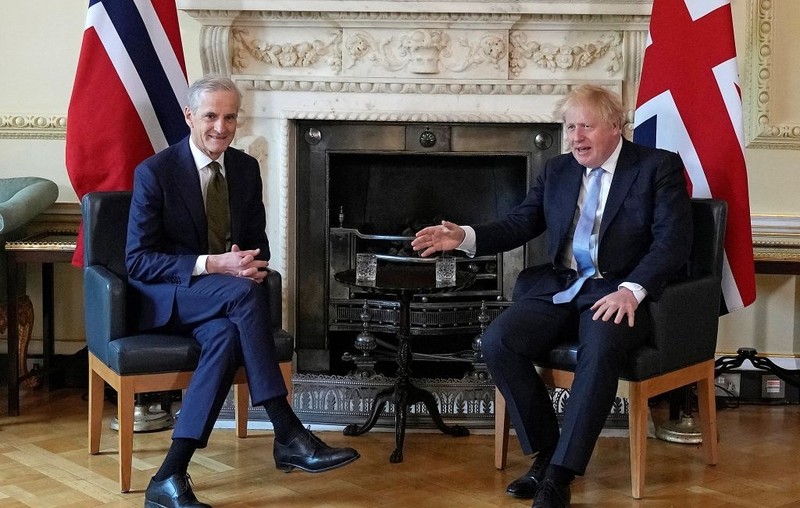 Storbritannia og Norge, styrker samarbeidet og tilbyr støtte ... Storbritannia og Norge, styrker samarbeidet og tilbyr støtte ...