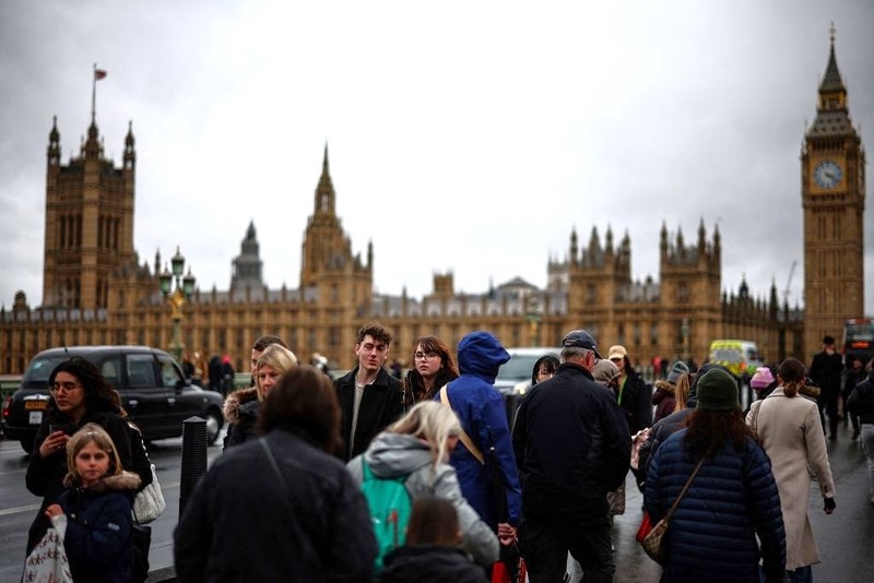 Kiedy się skończy stagnacja płacowa w UK? Analitycy przedstawili