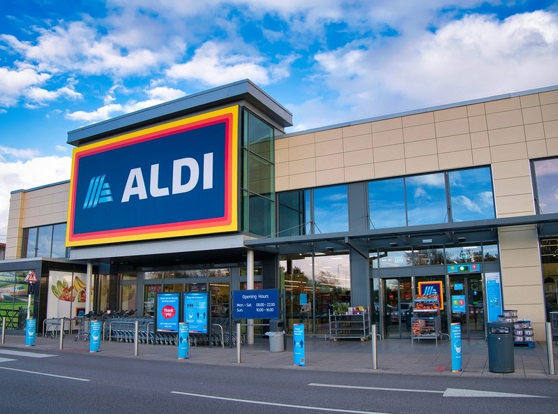 Aldi and Lidl grab record Christmas sales share as Asda and Co-op