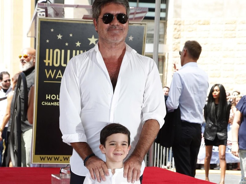 Simon Cowell po śmierci matki utracił sens życia. Narodziny syna ...